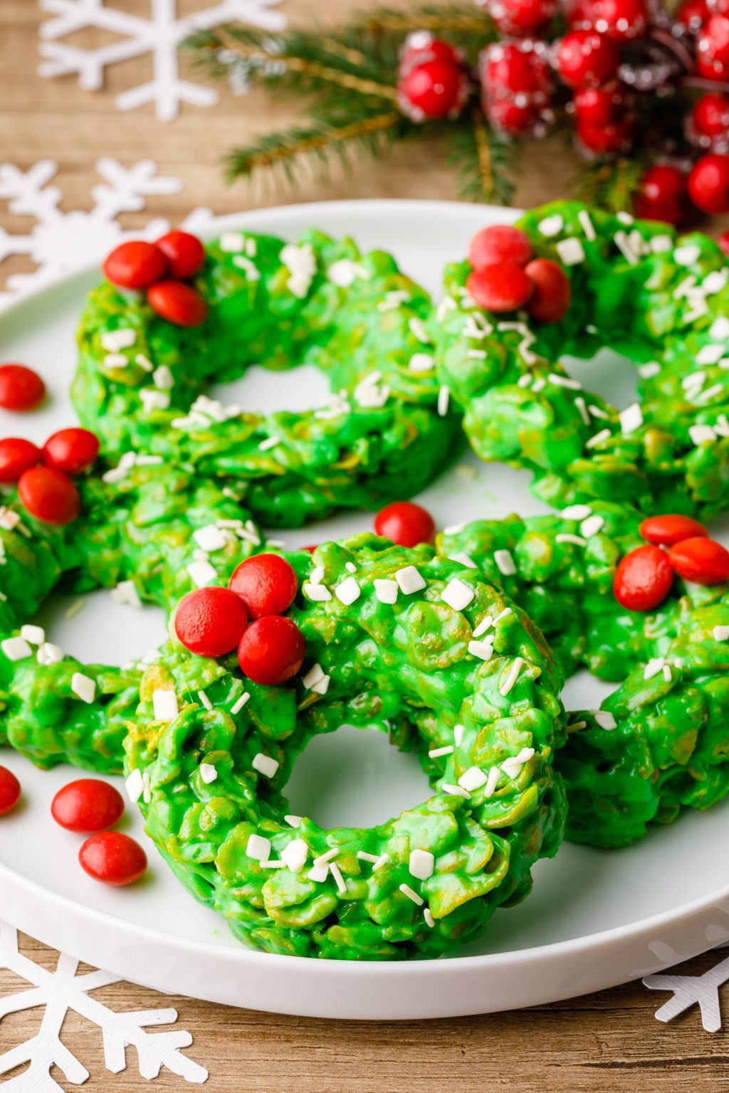 No-Bake Christmas Wreath Cookies (Easy Christmas Dessert) - Miss Wish