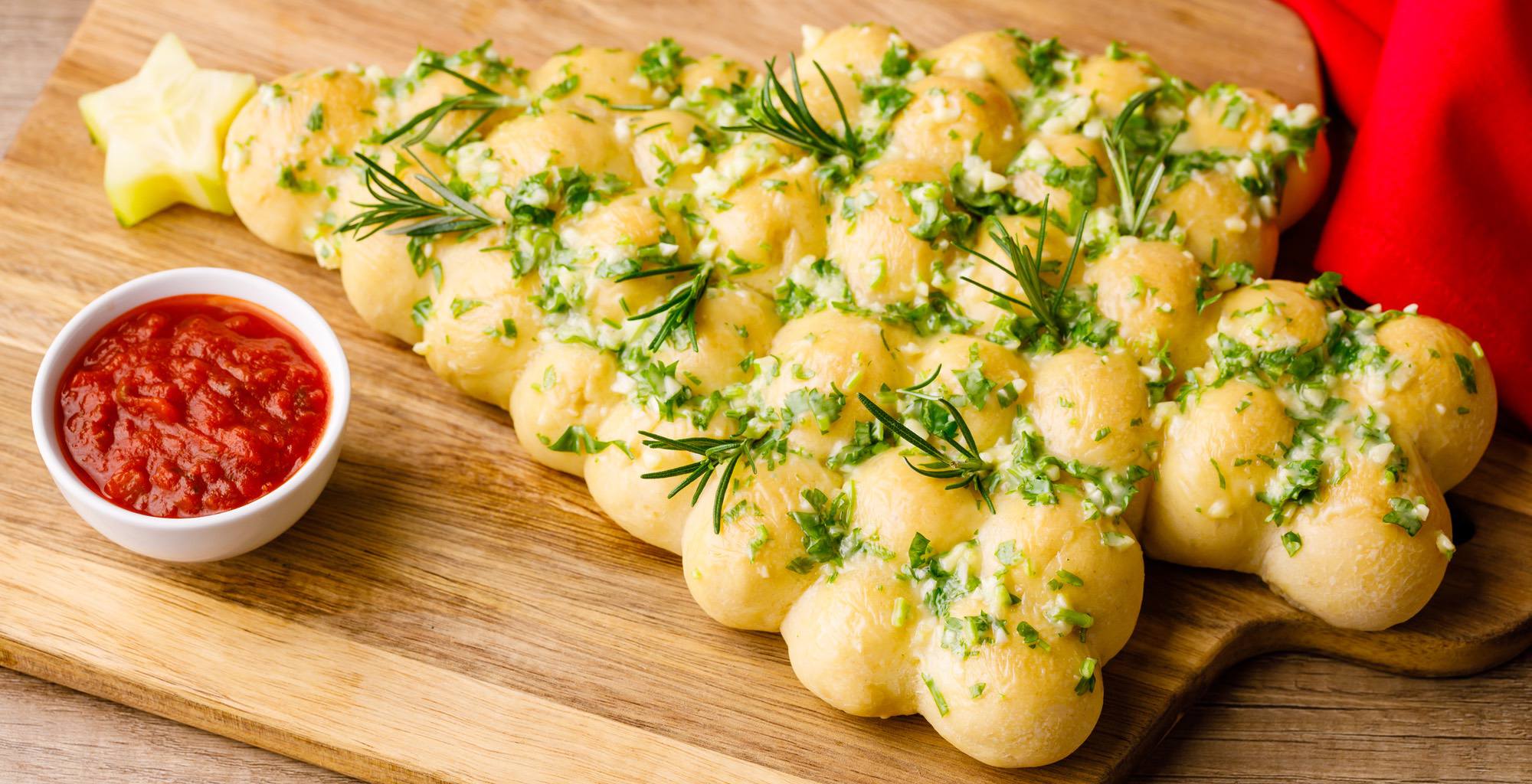Cheesy Pull Apart Christmas Tree Garlic Bread Bites - Miss Wish